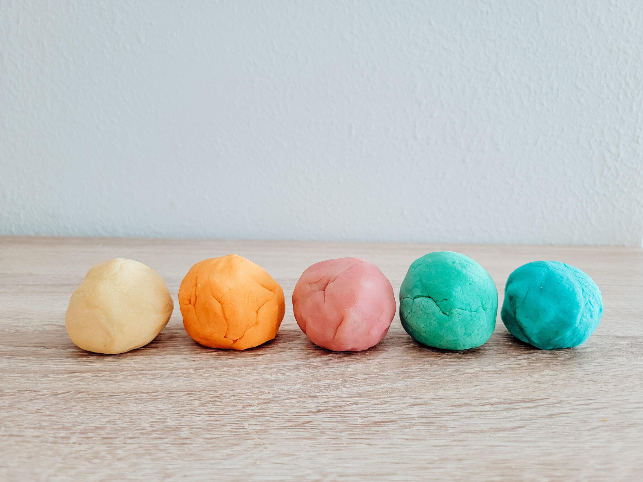 La mejor receta para plastilina casera: fácil y blandita – MonsPetits