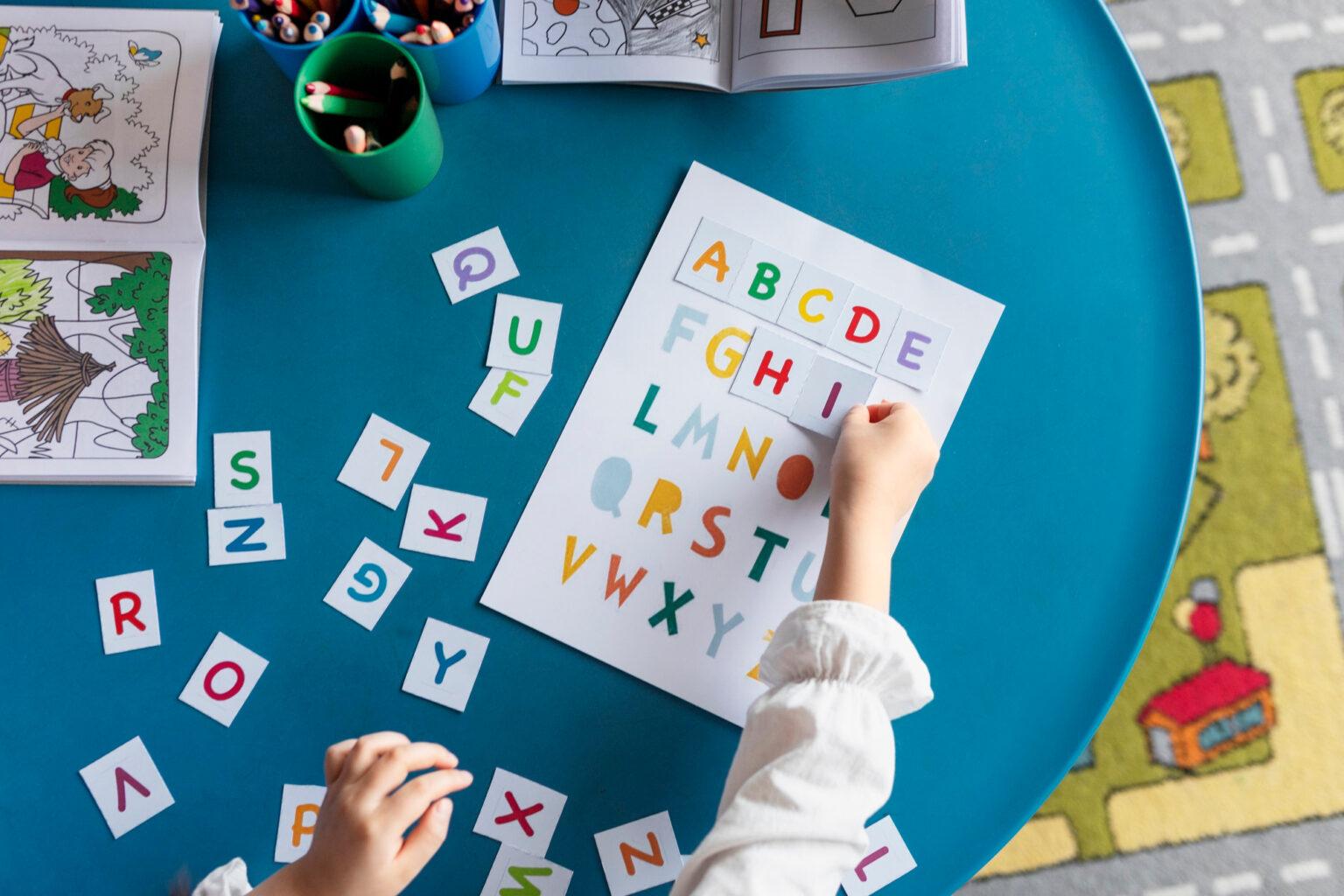 Cómo enseñar las primeras letras de forma relajada y divertida (+ juego ...